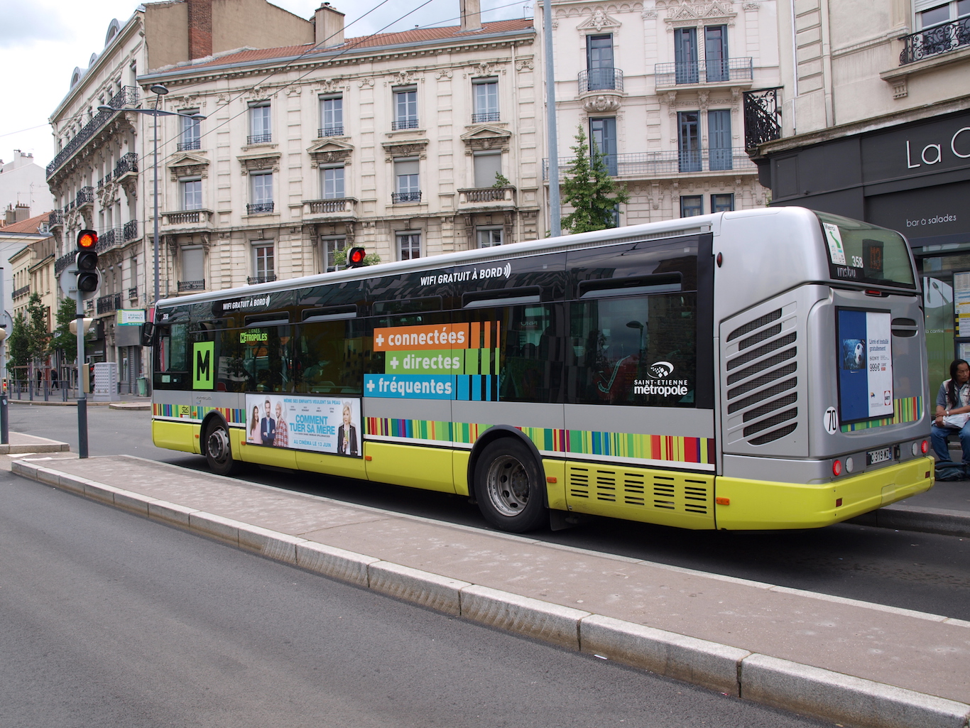 Clear Channel, leader, bus